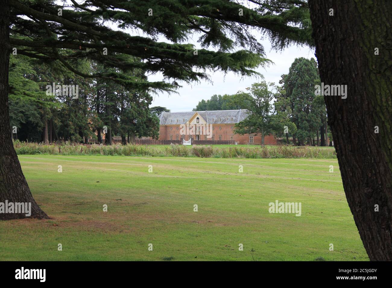 Garden at tredegar house hi-res stock photography and images - Alamy
