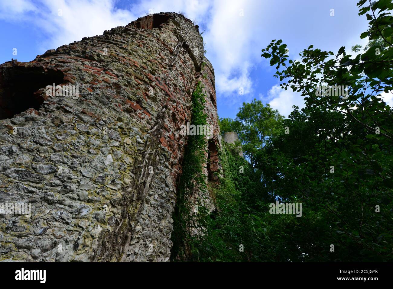 Racton ruins monument hi-res stock photography and images - Alamy