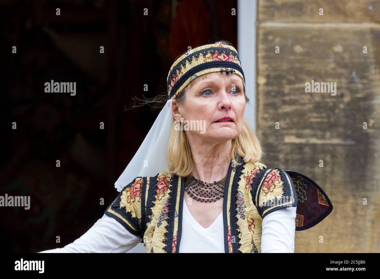 Armenian dancers hi-res stock photography and images - Alamy