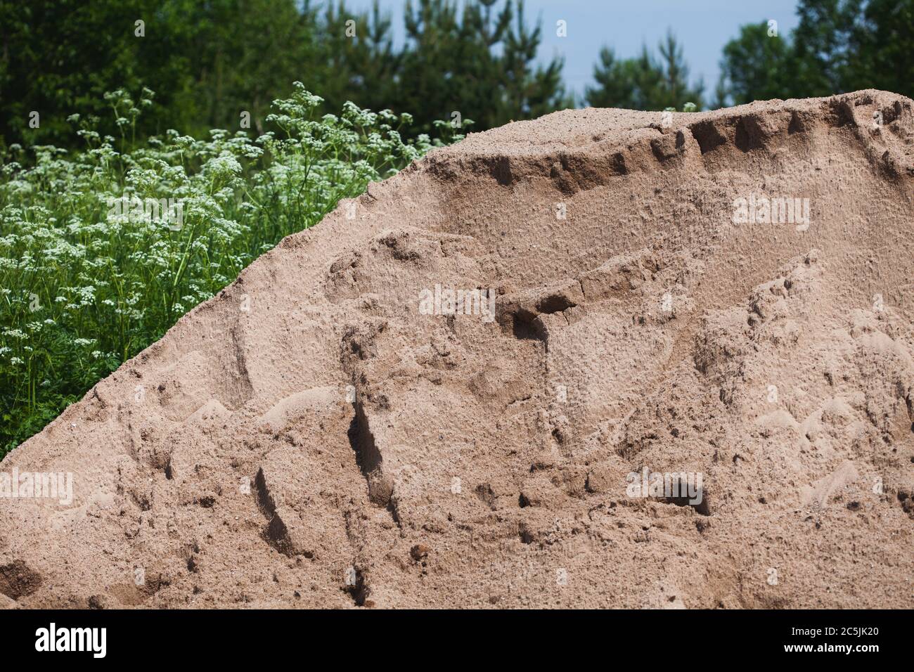 Pile of sand hi-res stock photography and images - Alamy
