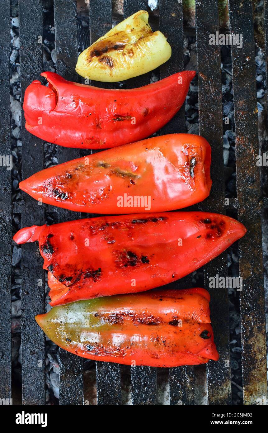 Roasted red pepper grill hi-res stock photography and images - Alamy