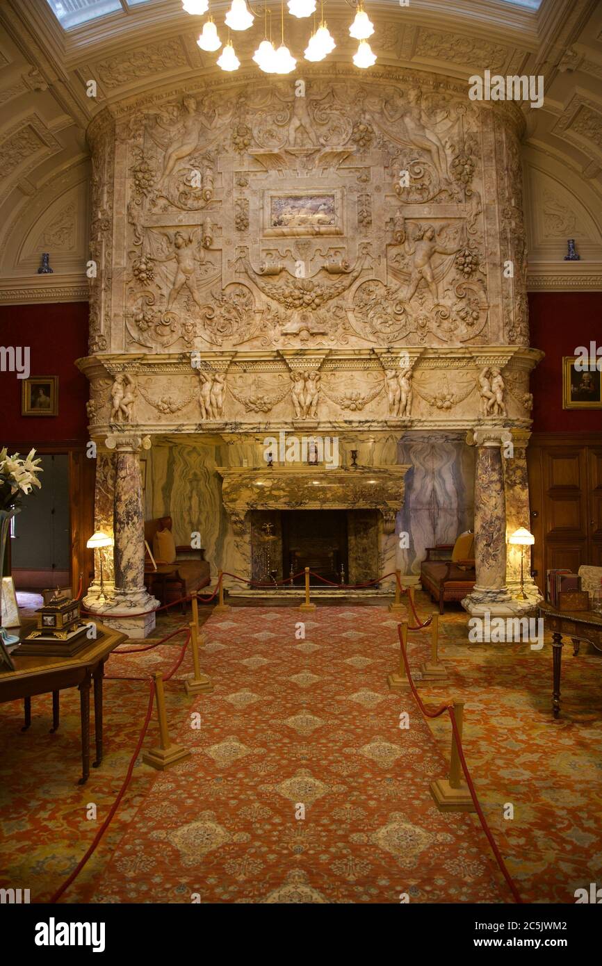 Tudor revival architecture hi-res stock photography and images - Alamy