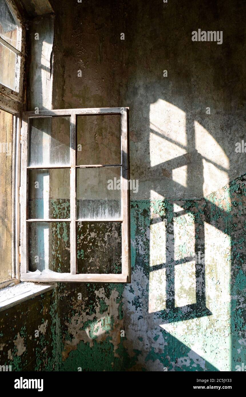 Scruffy House High Resolution Stock Photography and Images - Alamy