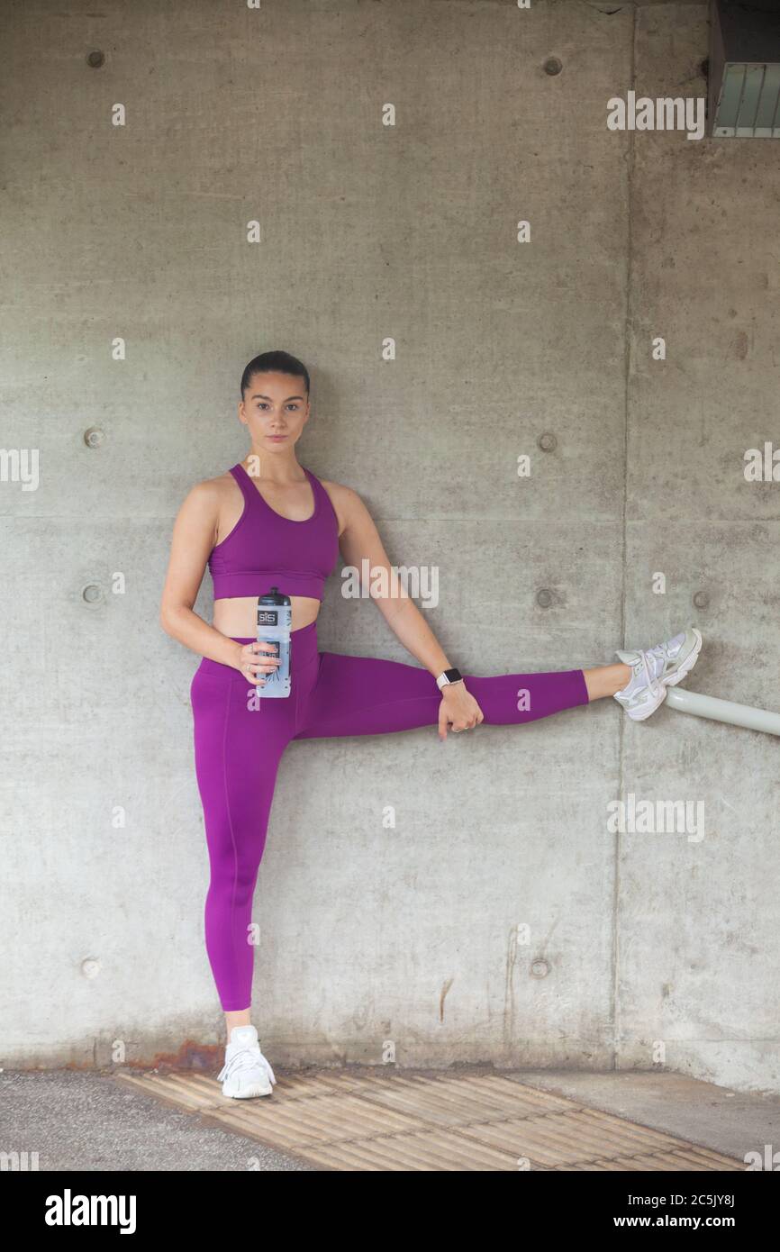 Stretching their legs hi-res stock photography and images - Alamy