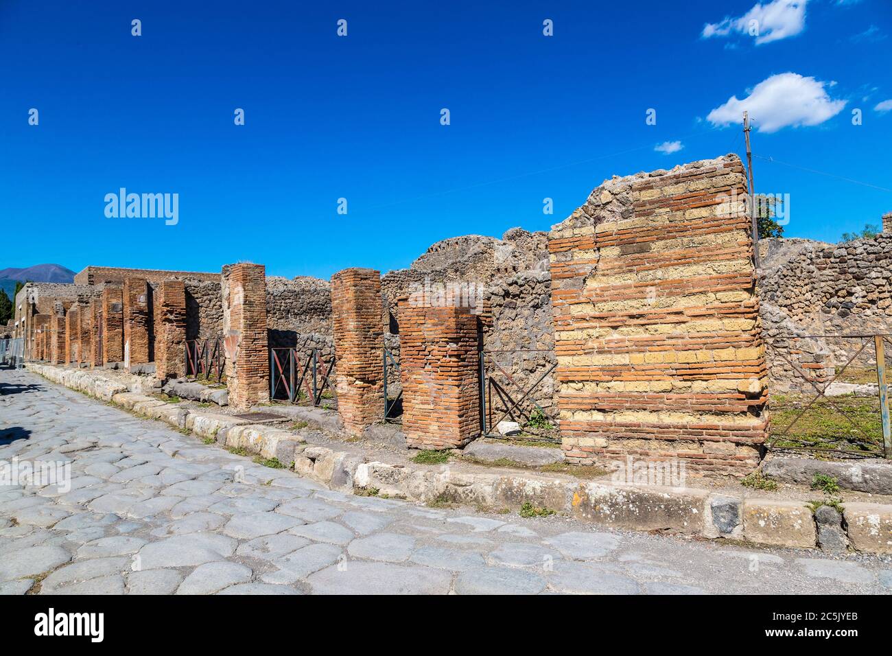 Pompeii city destroyed in 79BC by the eruption of Mount Vesuvius Stock ...