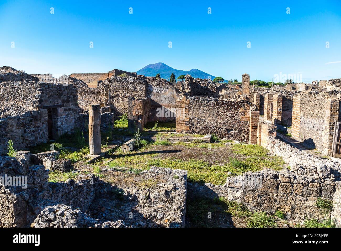 Pompeii city destroyed in 79BC by the eruption of Mount Vesuvius Stock ...