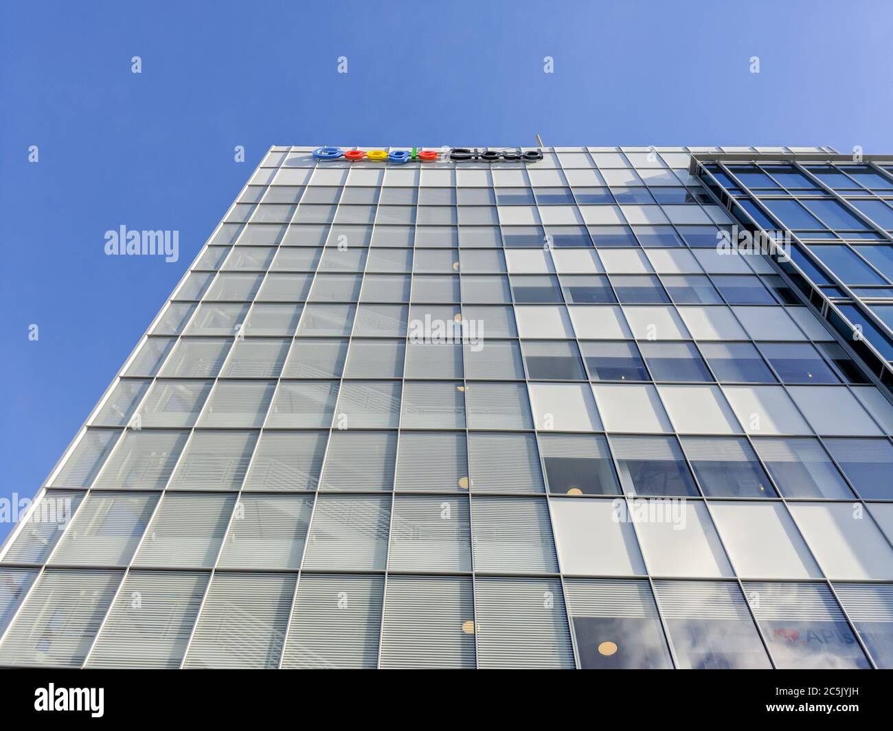 Google maps building hi-res stock photography and images - Alamy