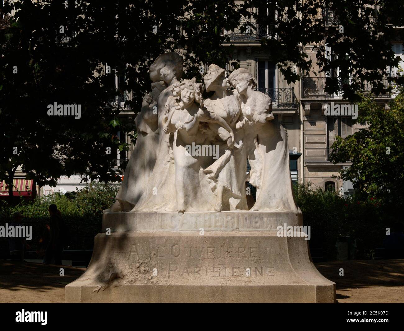 PARIS WOMEN "LES CATHERINETTES" STATUE REALISED BY SCULPTOR JULIEN ...