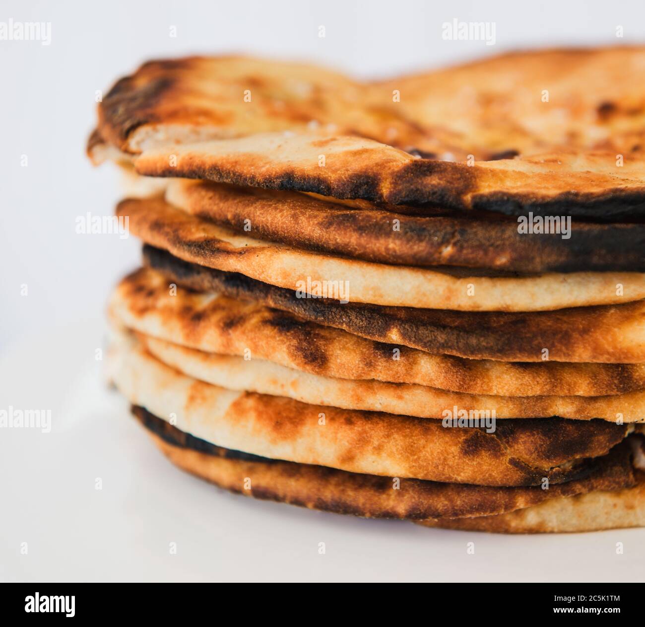 Middle eastern bread hi-res stock photography and images - Alamy