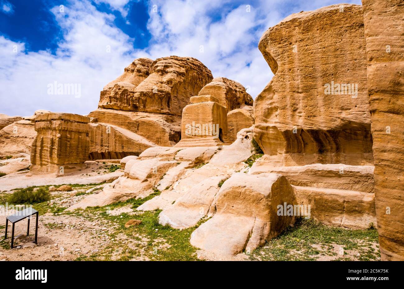 Rock texture petra jordan middle hi-res stock photography and images ...