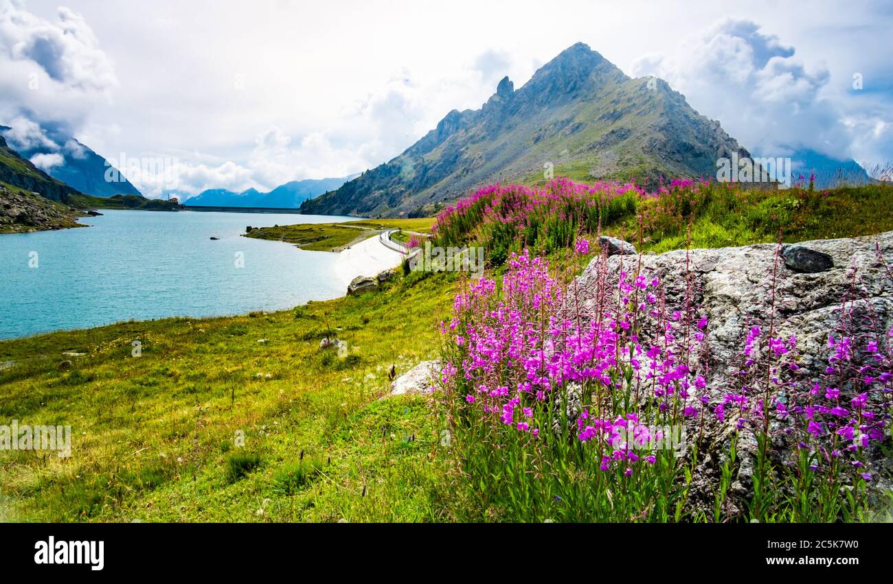 Tourism picturesque scenic scenery hi-res stock photography and images ...