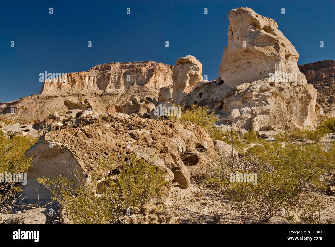 Mining in remote desert area hi-res stock photography and images - Alamy
