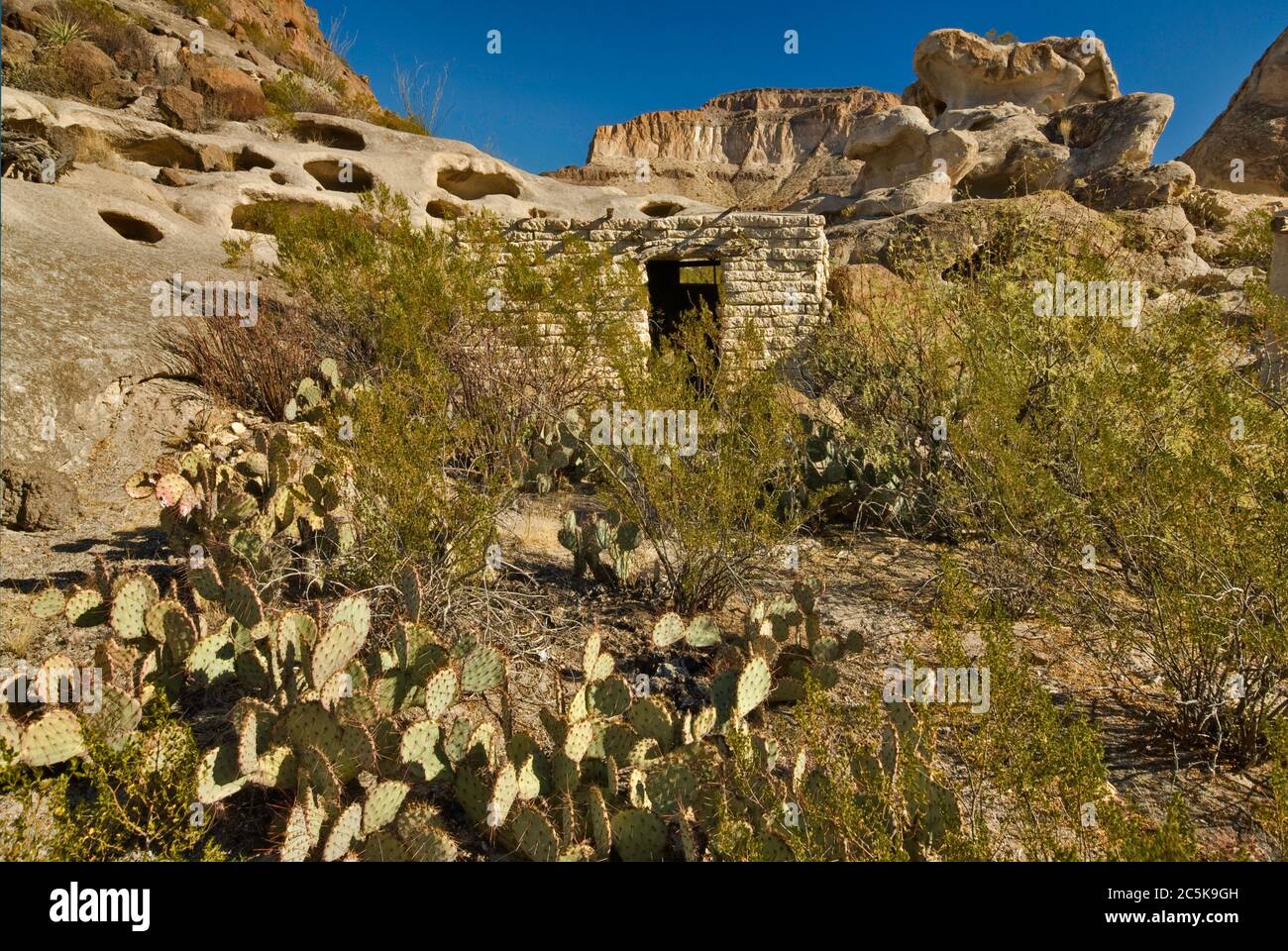 Scrubland area hi-res stock photography and images - Alamy