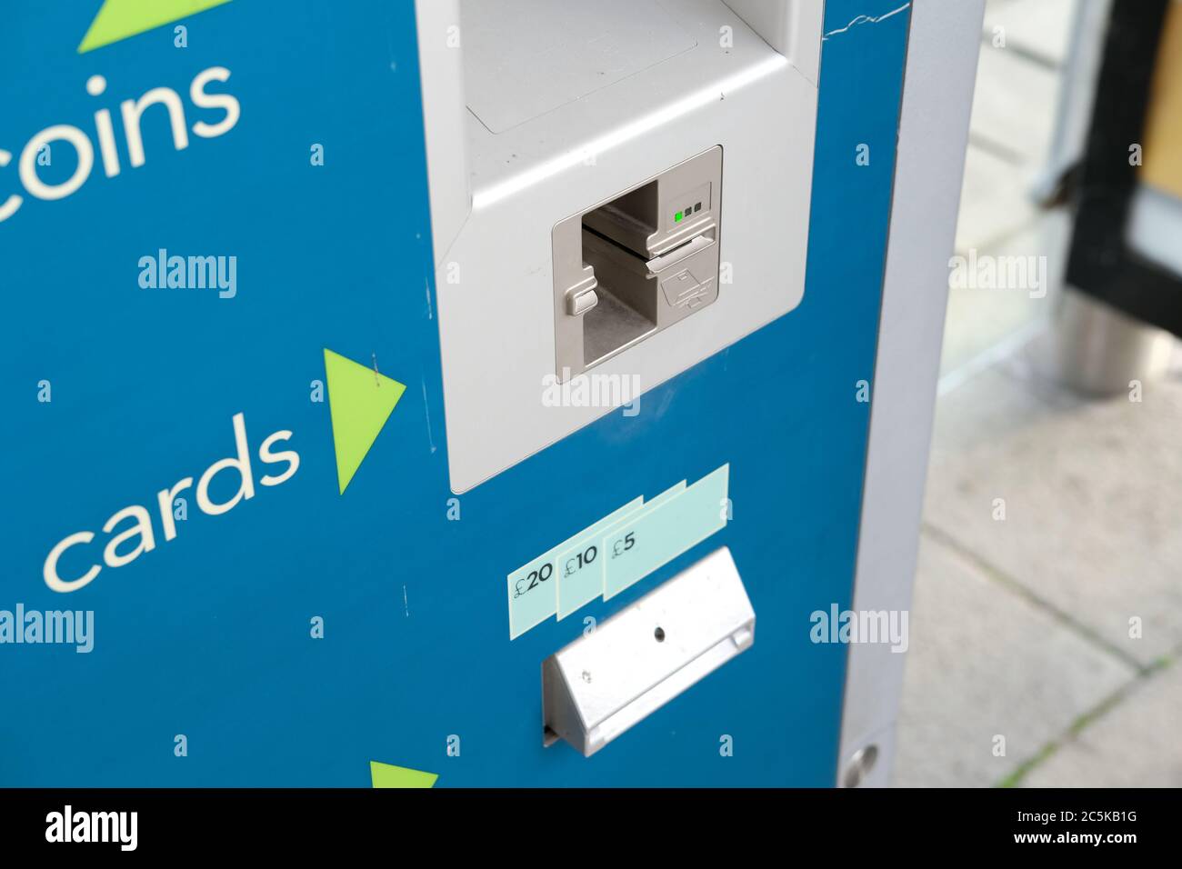 Bus paying system machine hi-res stock photography and images - Alamy