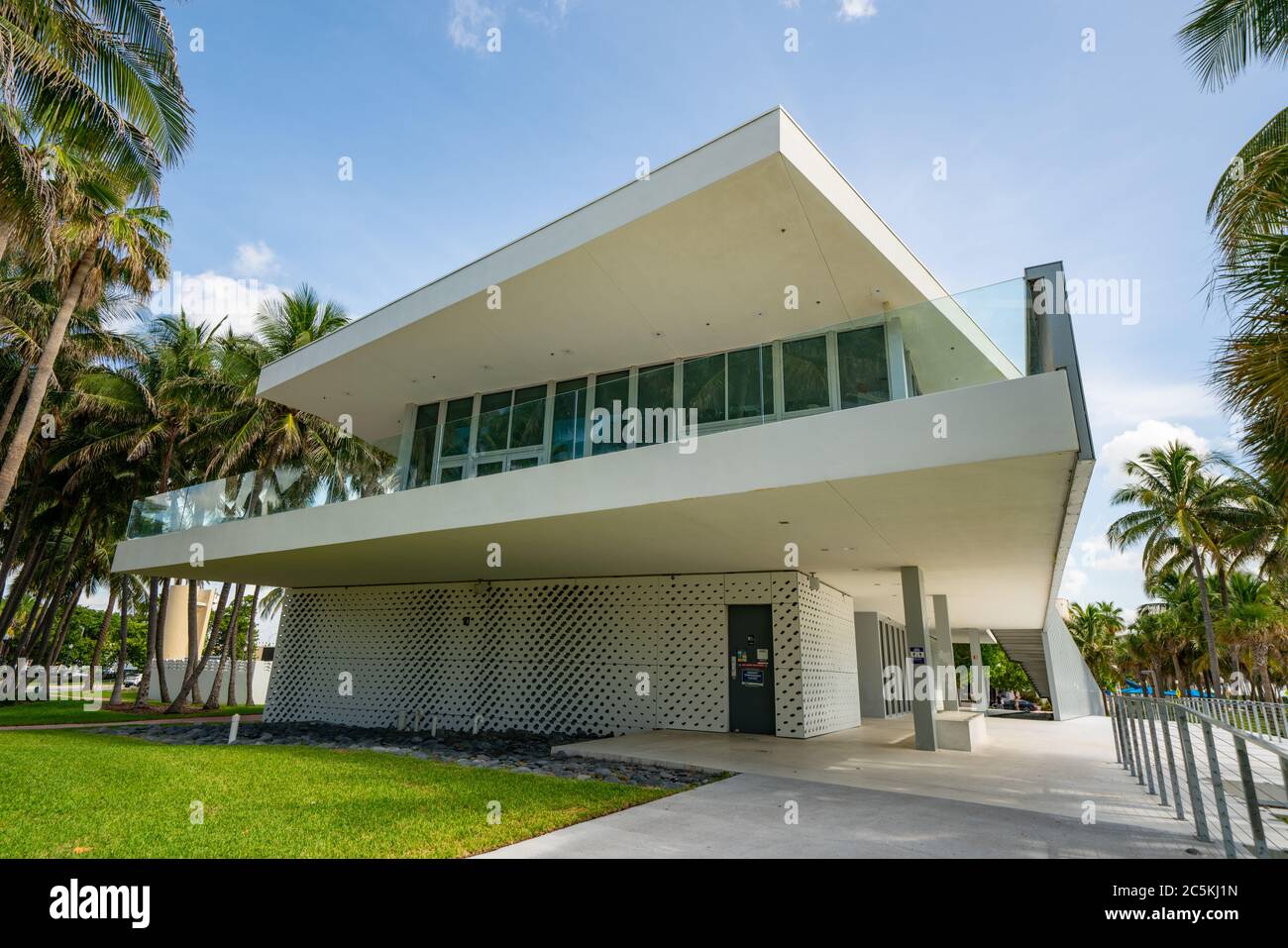 Miami beach community center hi-res stock photography and images - Alamy