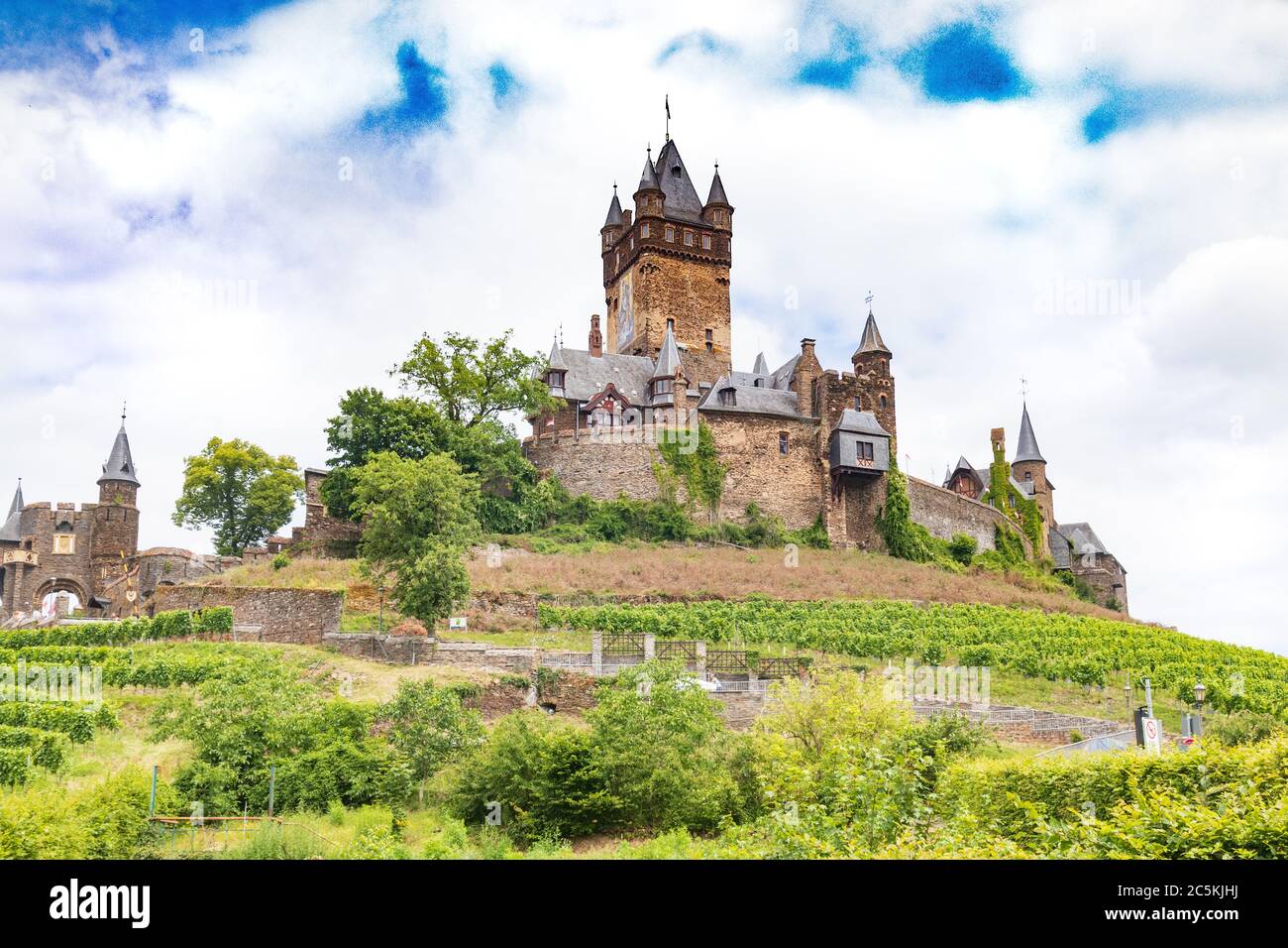 Castle burg cochem hi-res stock photography and images - Alamy