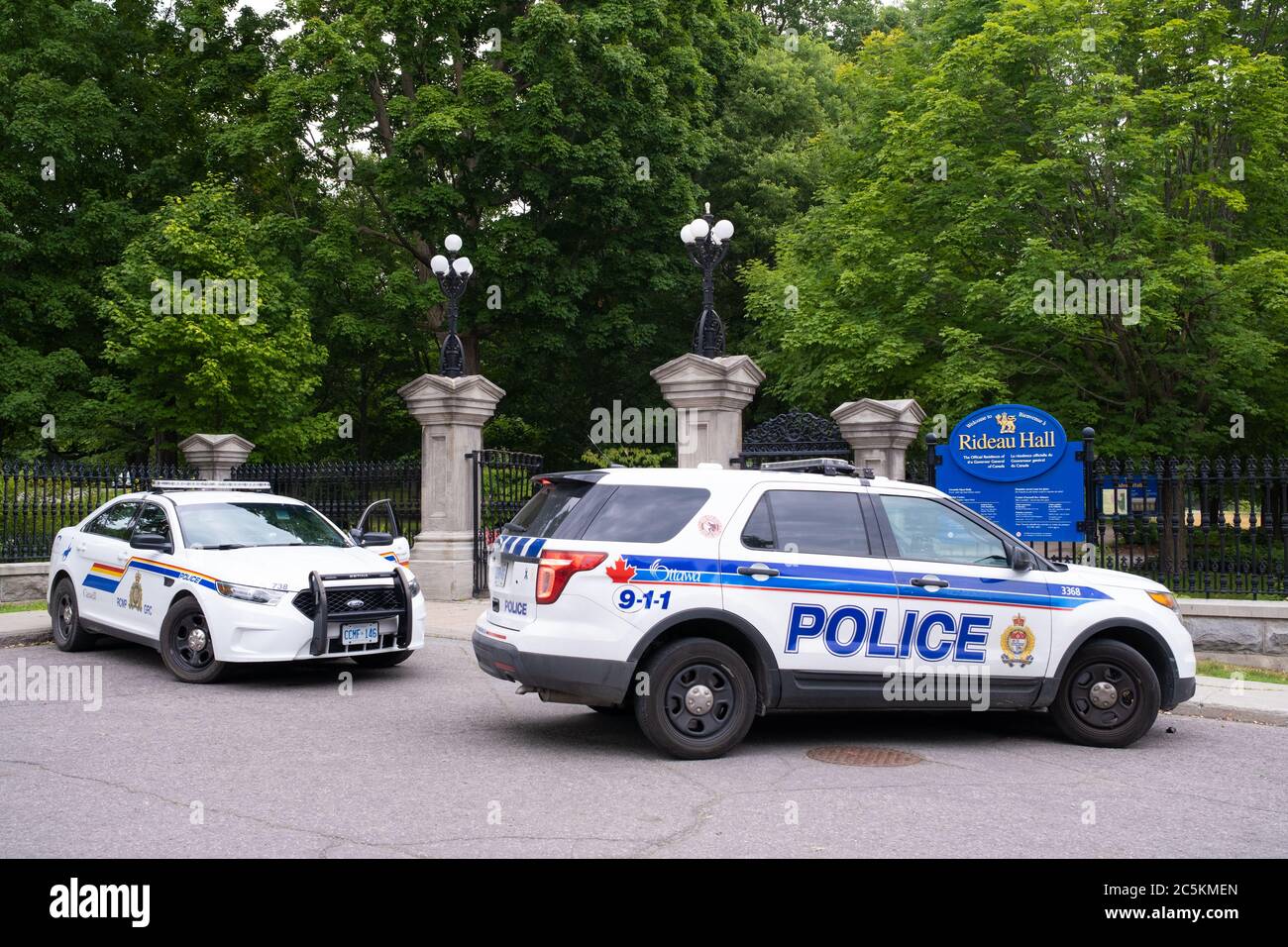 Law enforcement blocks the entrance to Rideau Hall, home of the ...