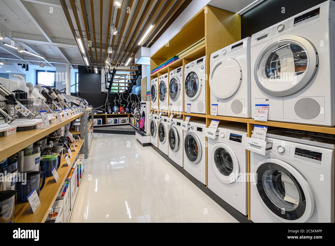 Appliance boxes hi-res stock photography and images - Alamy