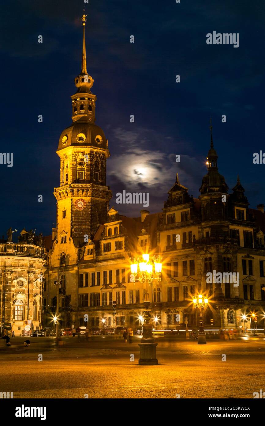 Night view of Dresden. Beautiful summer night Stock Photo - Alamy