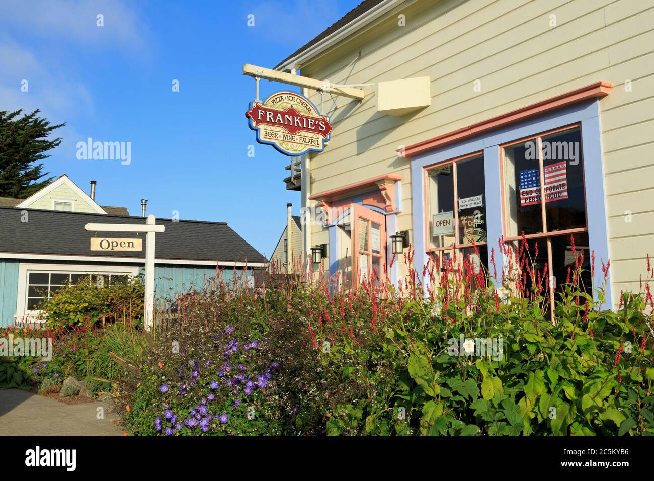 Downtown mendocino california hi-res stock photography and images - Alamy