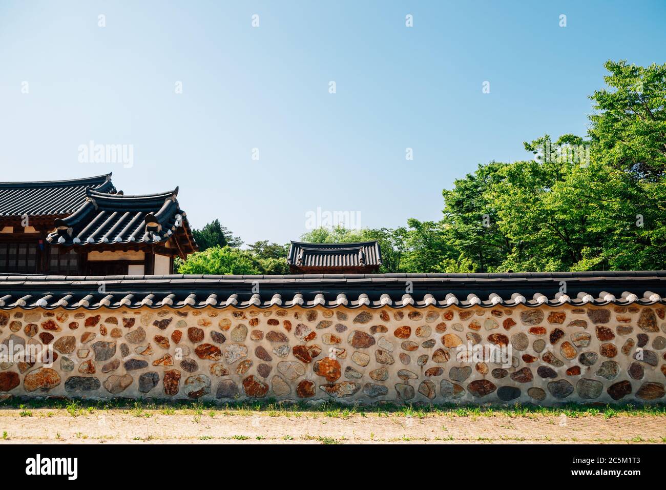 Korean traditional house at Wolmi Park Traditional Garden in Incheon ...