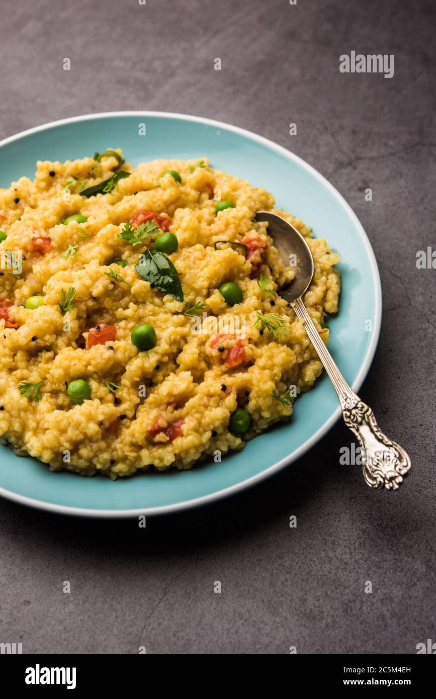Broken wheat hi-res stock photography and images - Alamy