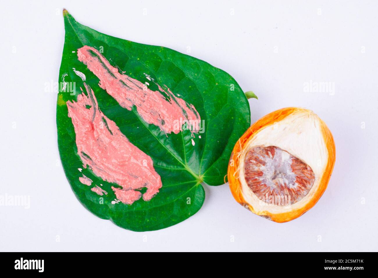 Chewing betel nut hi-res stock photography and images - Alamy