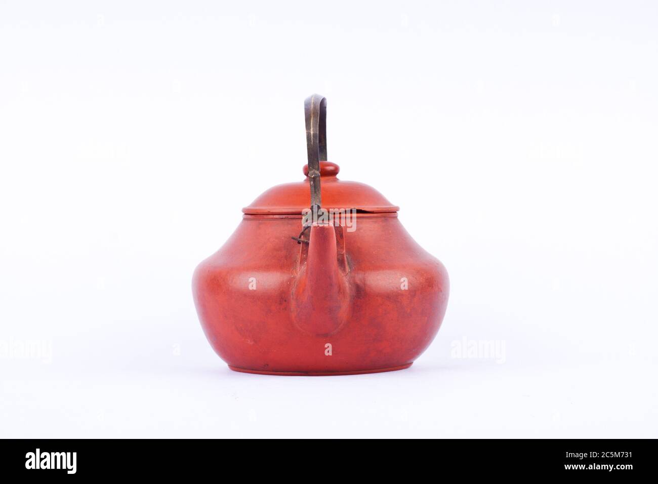 Ancient terracotta teapot for tea making Stock Photo - Alamy