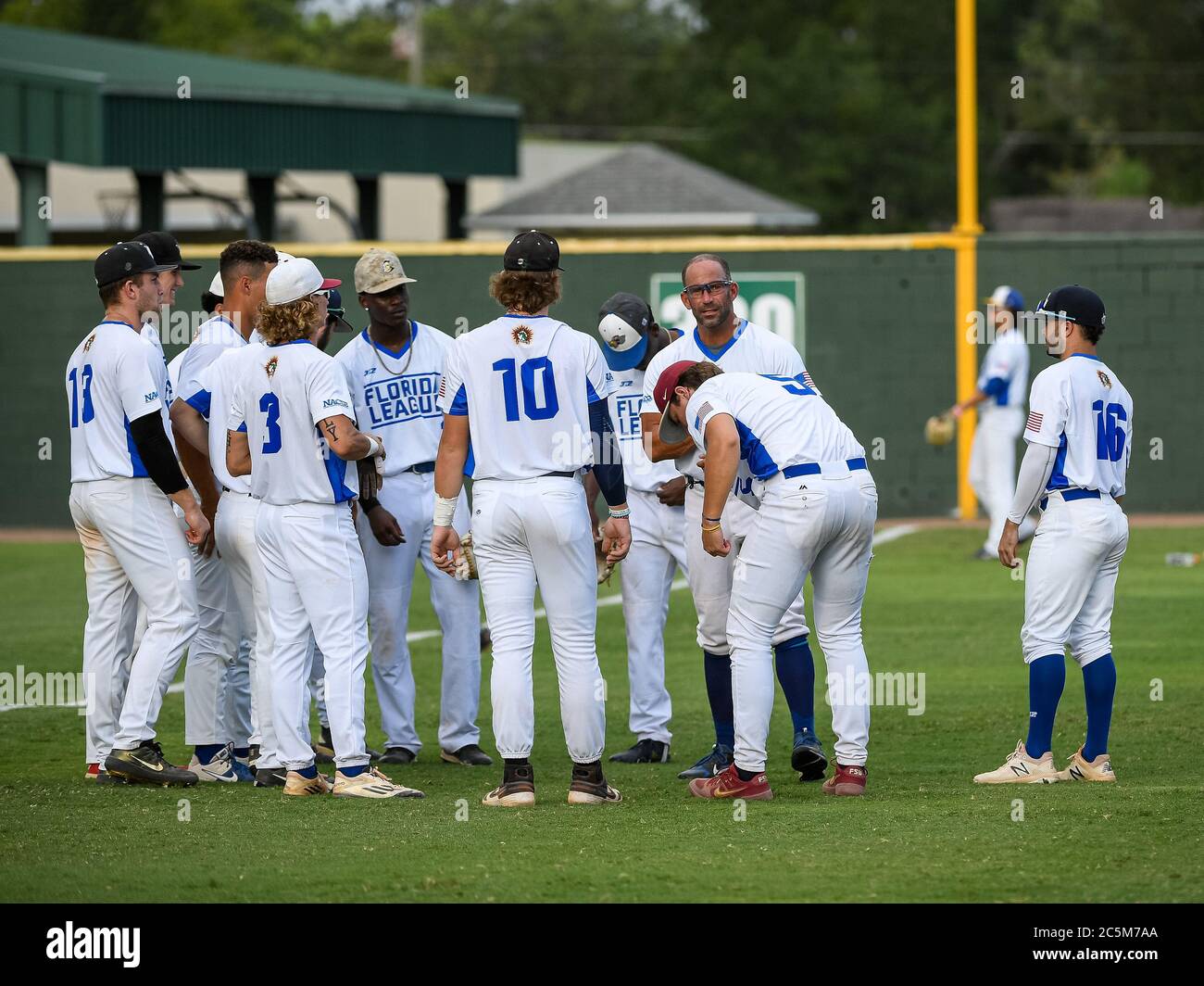 Collegiate summer baseball hi-res stock photography and images - Alamy