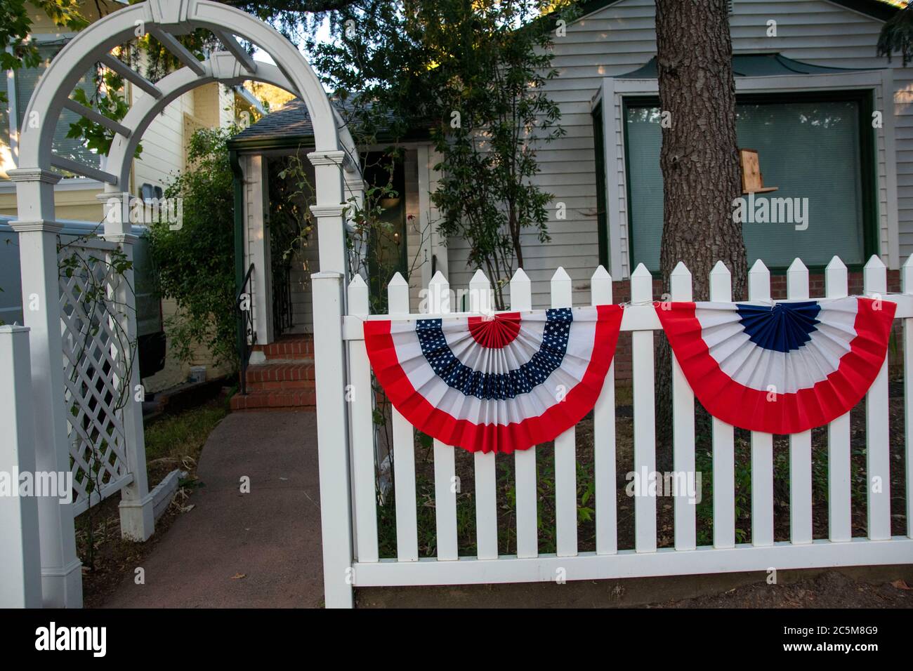 This person in Marin County has decorated their fence with pleated ...