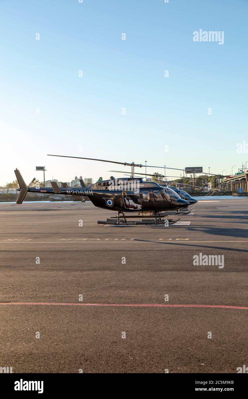 Walking military helicopter transportation hi-res stock photography and ...