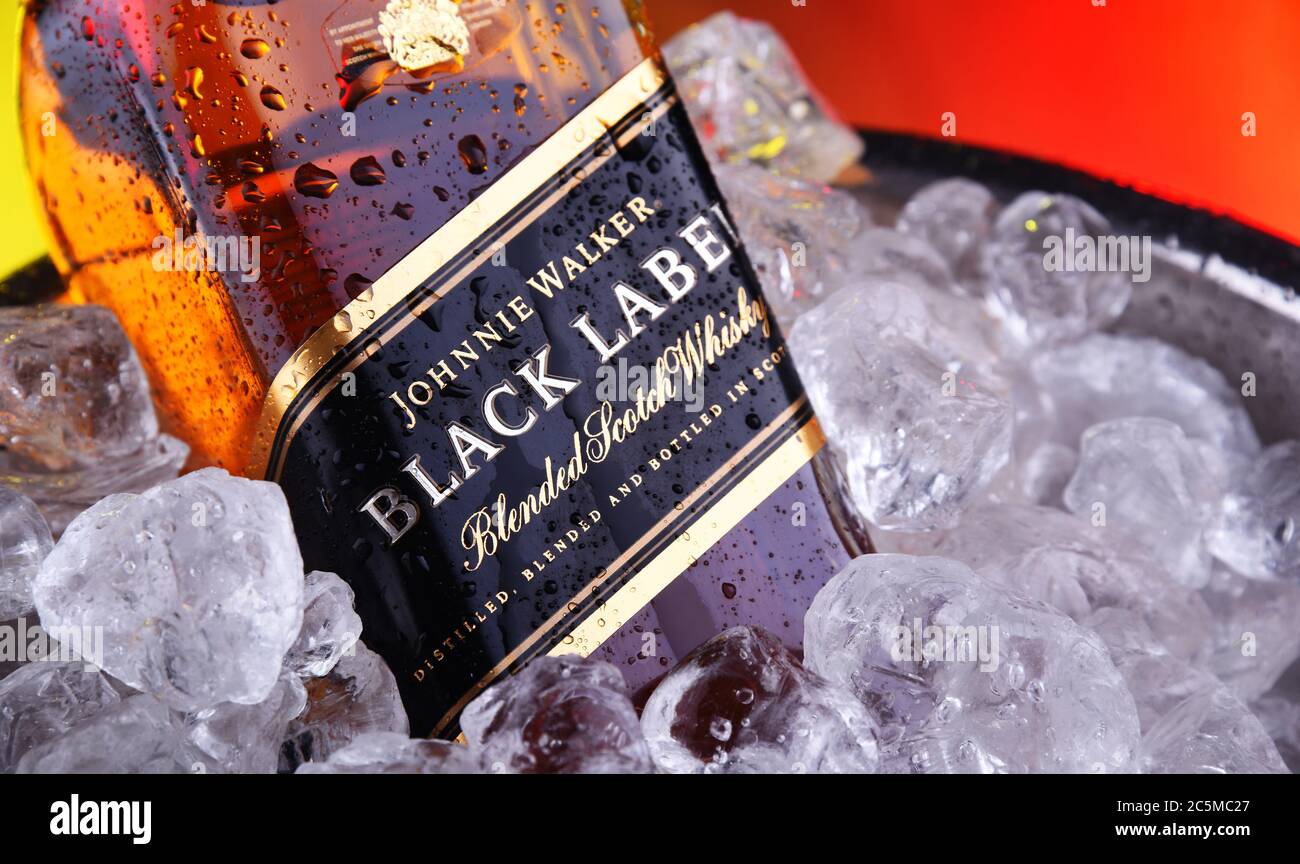 Johnnie walker glass with ice hi-res stock photography and images - Alamy