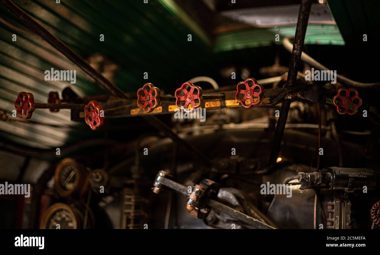 Steam engine throttle valve hi-res stock photography and images - Alamy