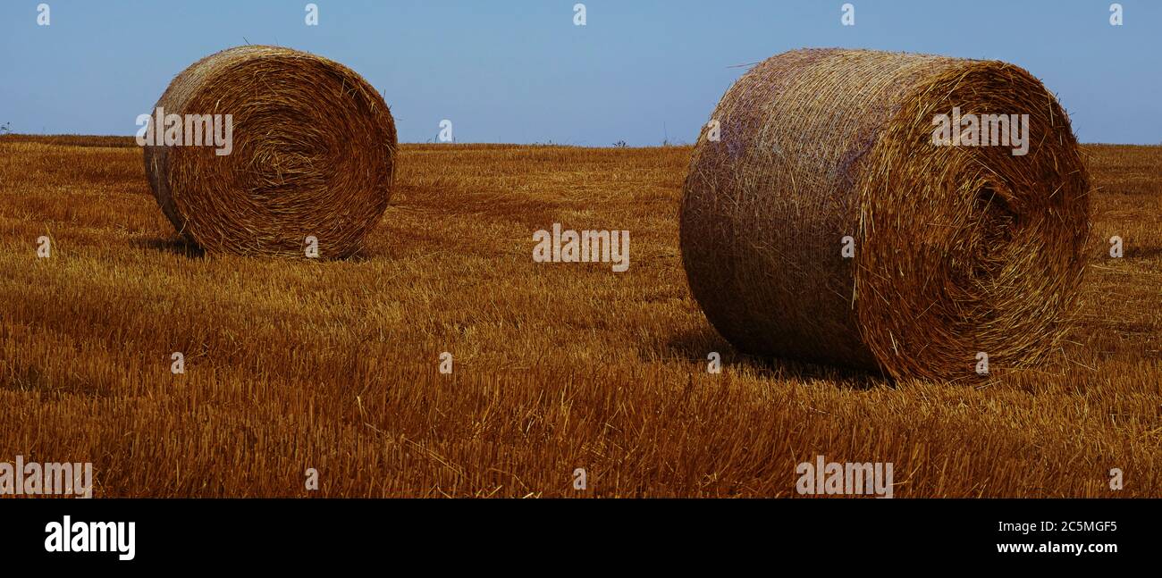 Two bales hi-res stock photography and images - Alamy