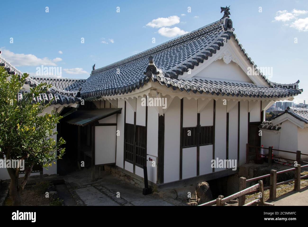 Beautiful white Himeji Castle in autumn season in Hyogo Prefecture ...