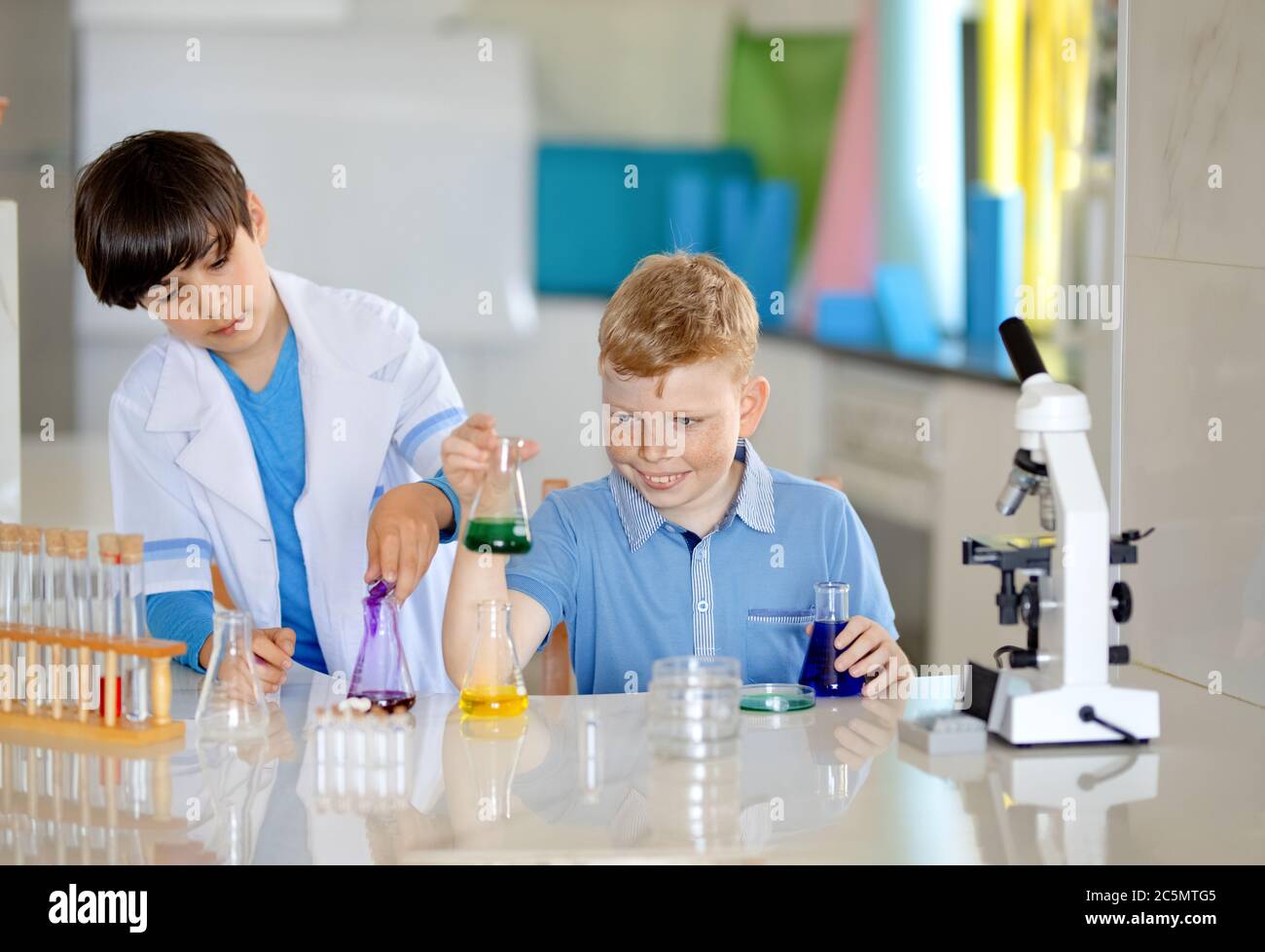 Laboratory assistance hi-res stock photography and images - Alamy