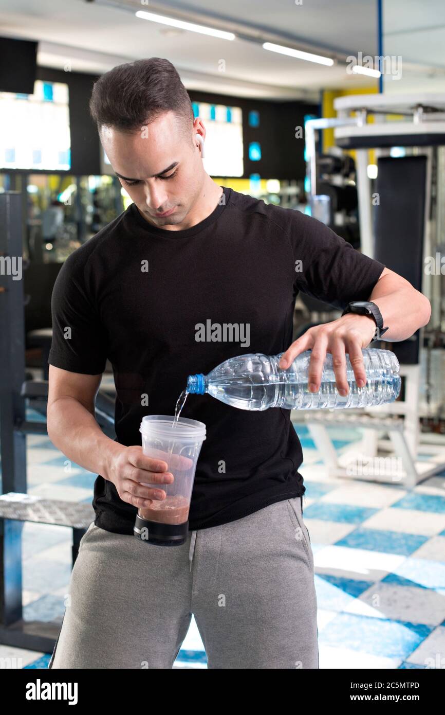Inside gym hi-res stock photography and images - Alamy