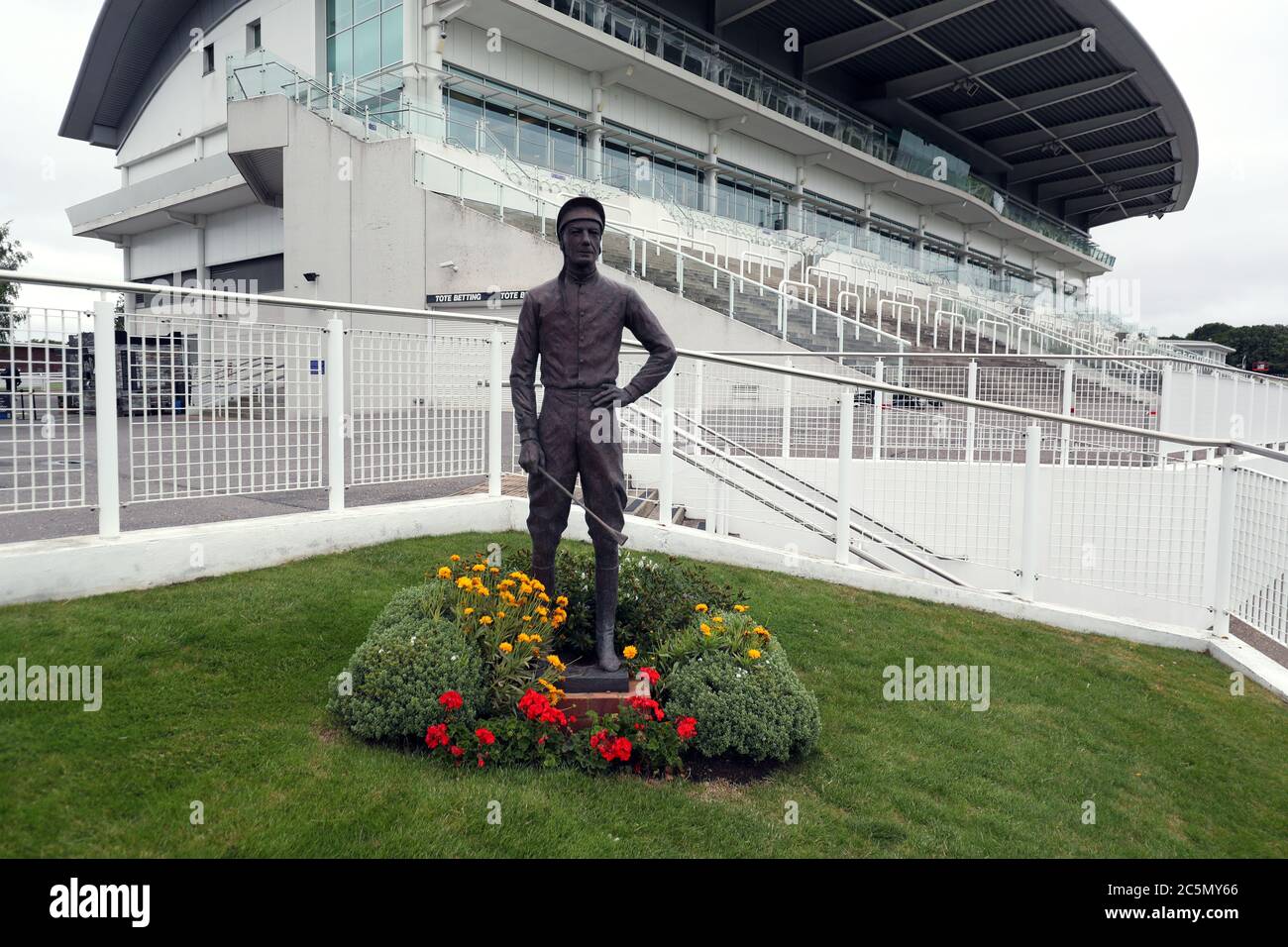 Horse statue epsom hi-res stock photography and images - Alamy