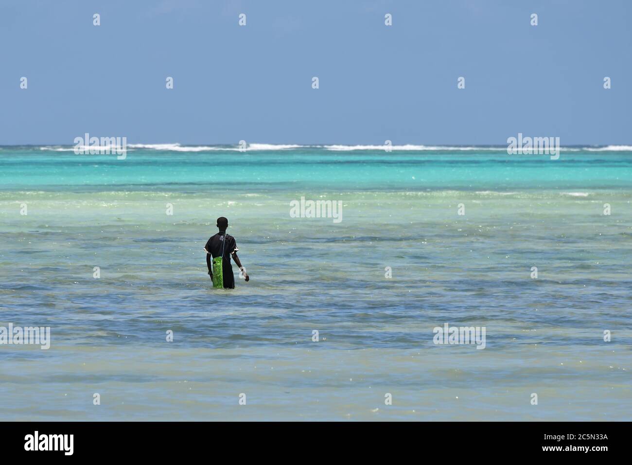 Tanzania man african fisherman hi-res stock photography and images - Alamy