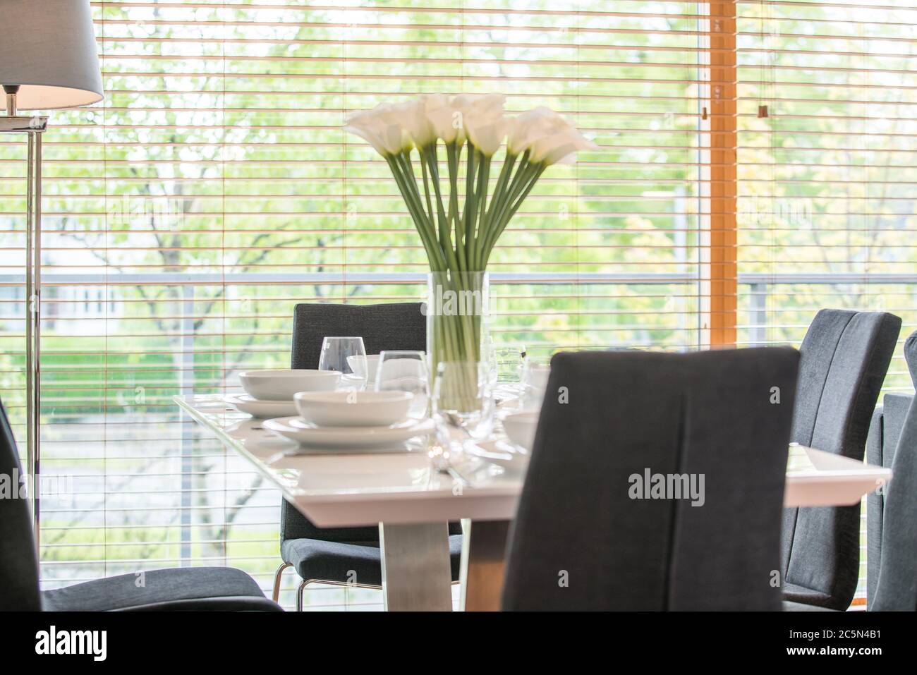 Silverware table hi-res stock photography and images - Alamy
