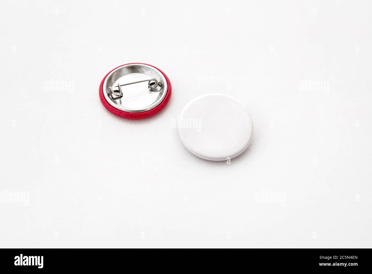 White pins hi-res stock photography and images - Alamy
