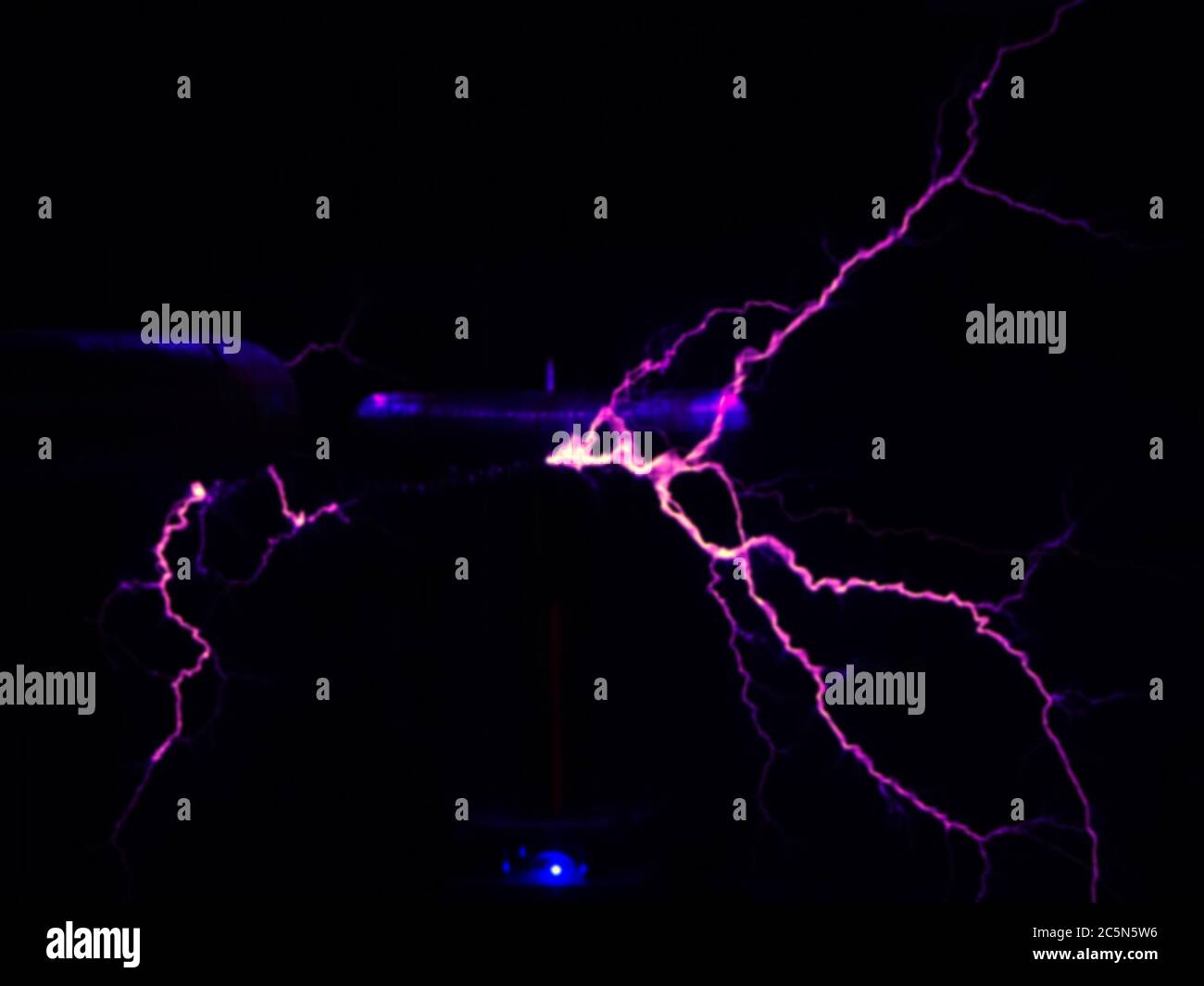Glow discharges hi-res stock photography and images - Alamy