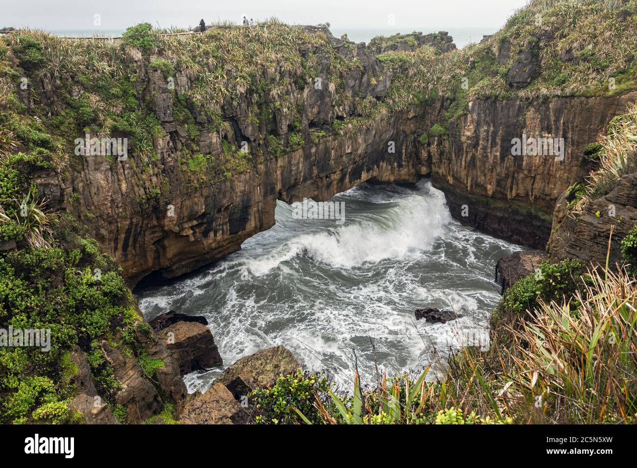 Rock pool and rocks hi-res stock photography and images - Alamy