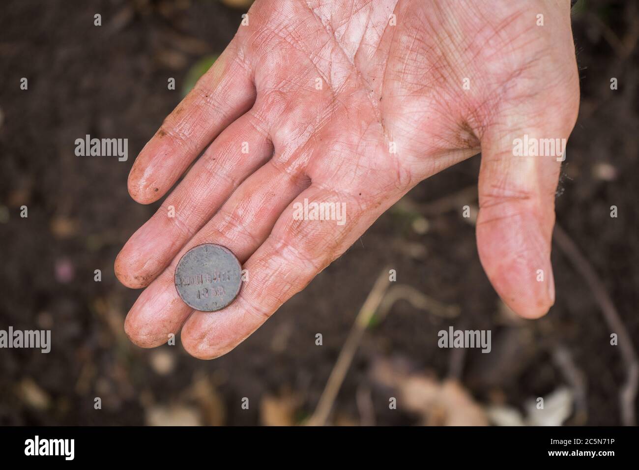 Male archaeologist hi-res stock photography and images - Alamy