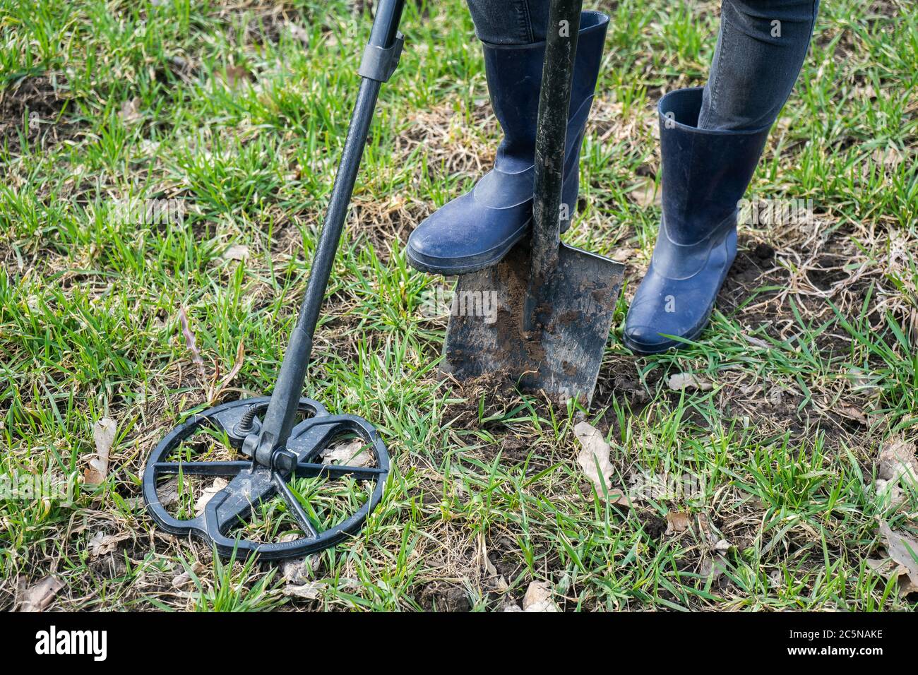 Metal detectors find hi-res stock photography and images - Alamy