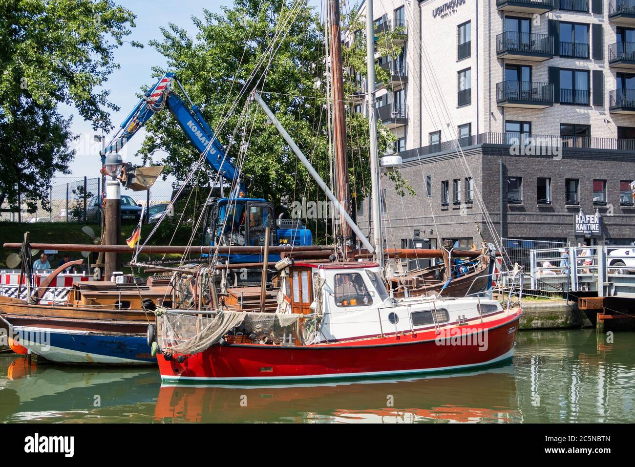 Crab fishing boat hi-res stock photography and images - Alamy