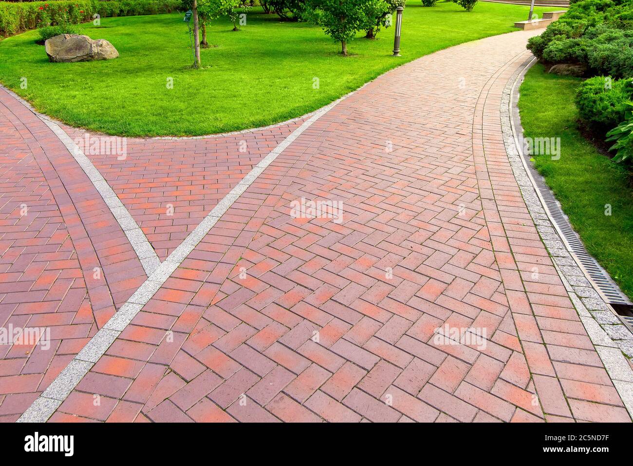 Park pathway intersection hi-res stock photography and images - Alamy