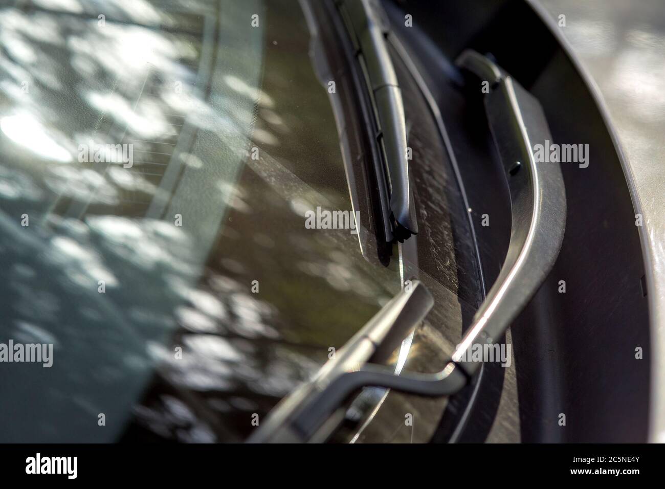 Windscreen wipers and mud hi-res stock photography and images - Alamy
