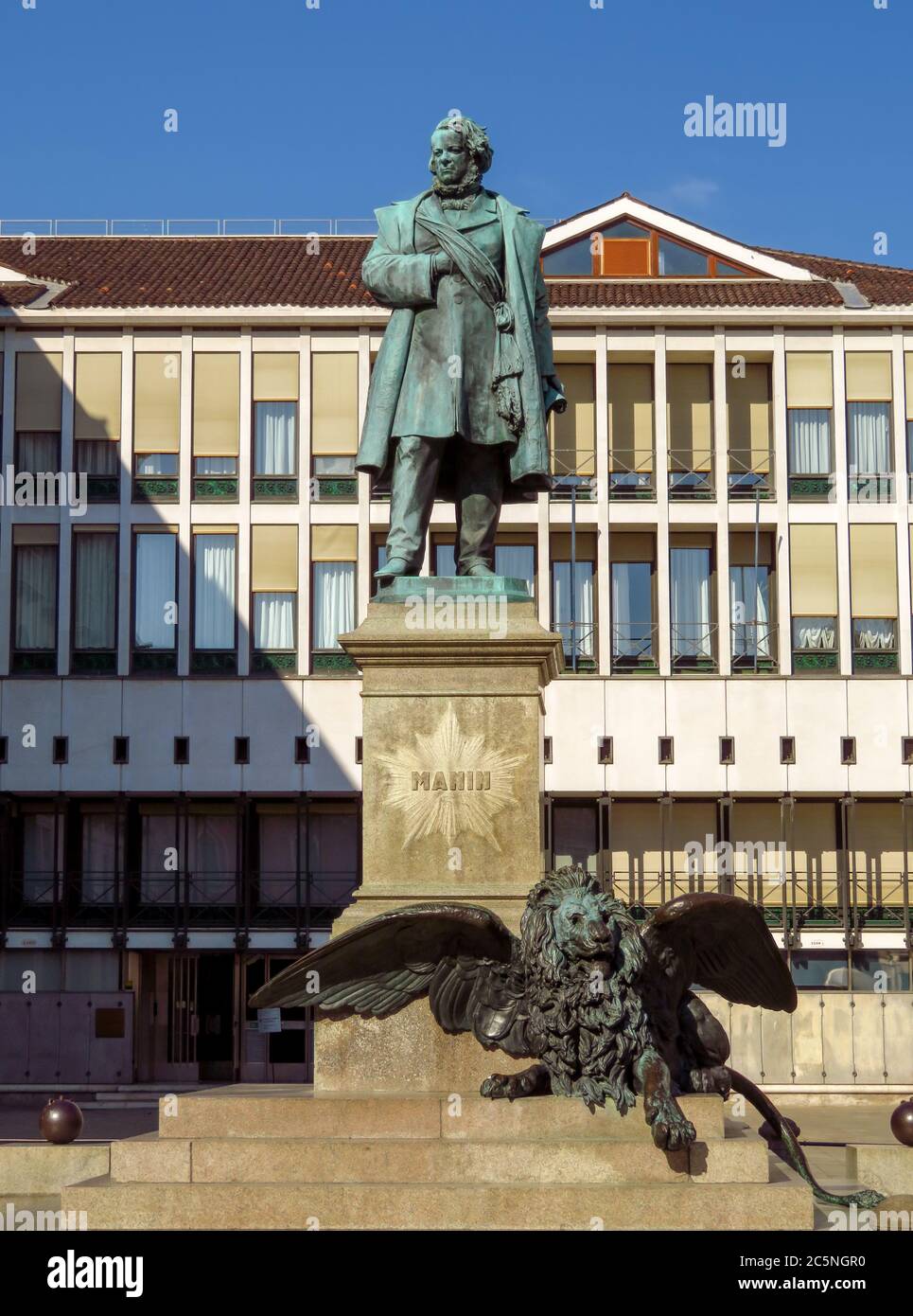 Campo manin manin statue in hi-res stock photography and images - Alamy