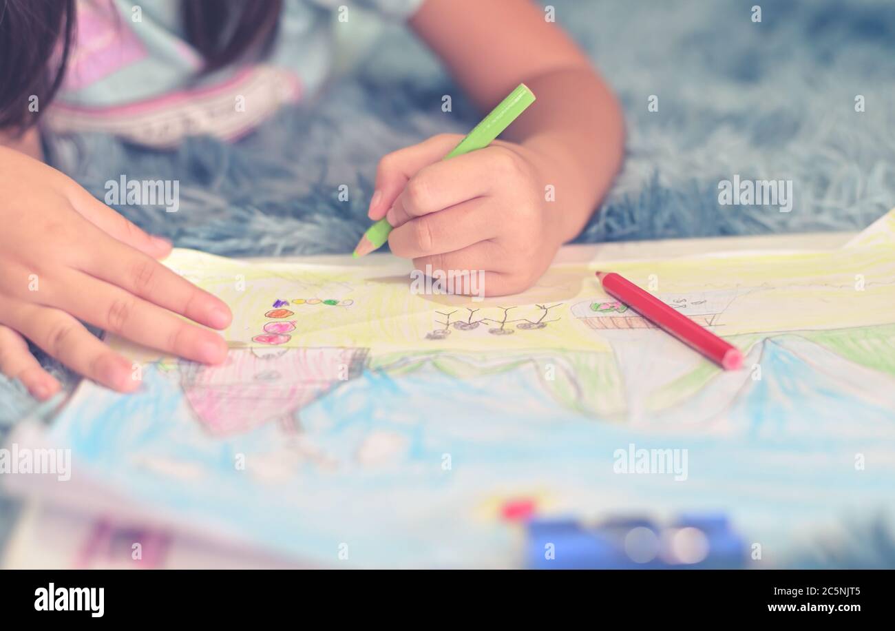 Child drawing colouring hi-res stock photography and images - Alamy
